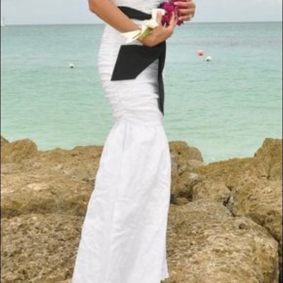 BCBG | Dresses | Perfect Destination Wedding Dress | Poshmark